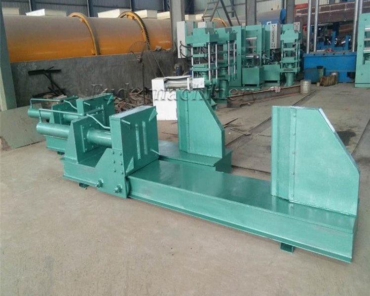 How does a wood splitting machine work